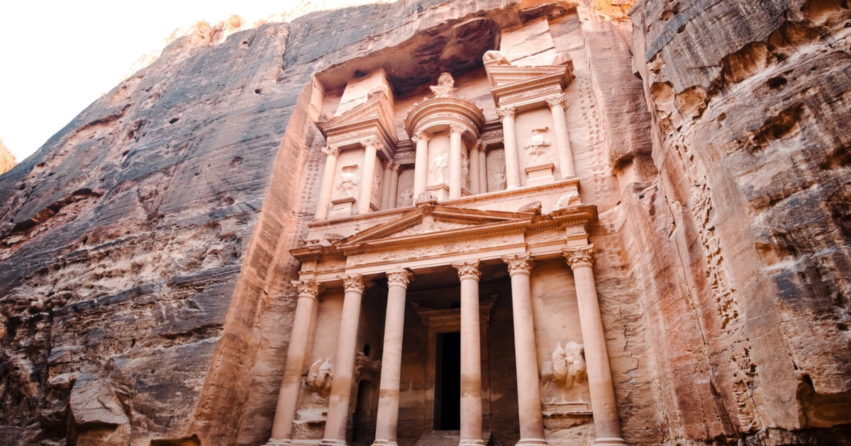 Cheap flights from Brussels to Amman, Jordan from €75! - Flytrippers