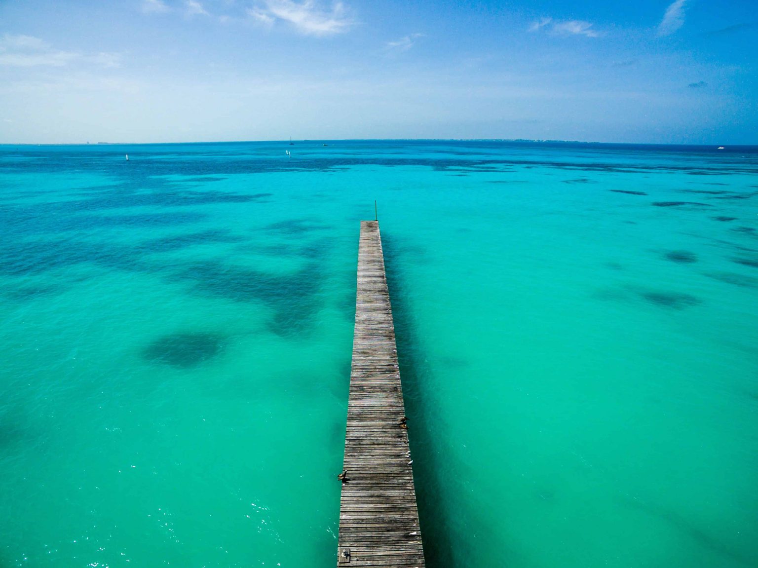 Map with the number of Tim Hortons by country - Flytrippers