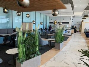 Airport lounges in Canada: ultimate guide - Flytrippers