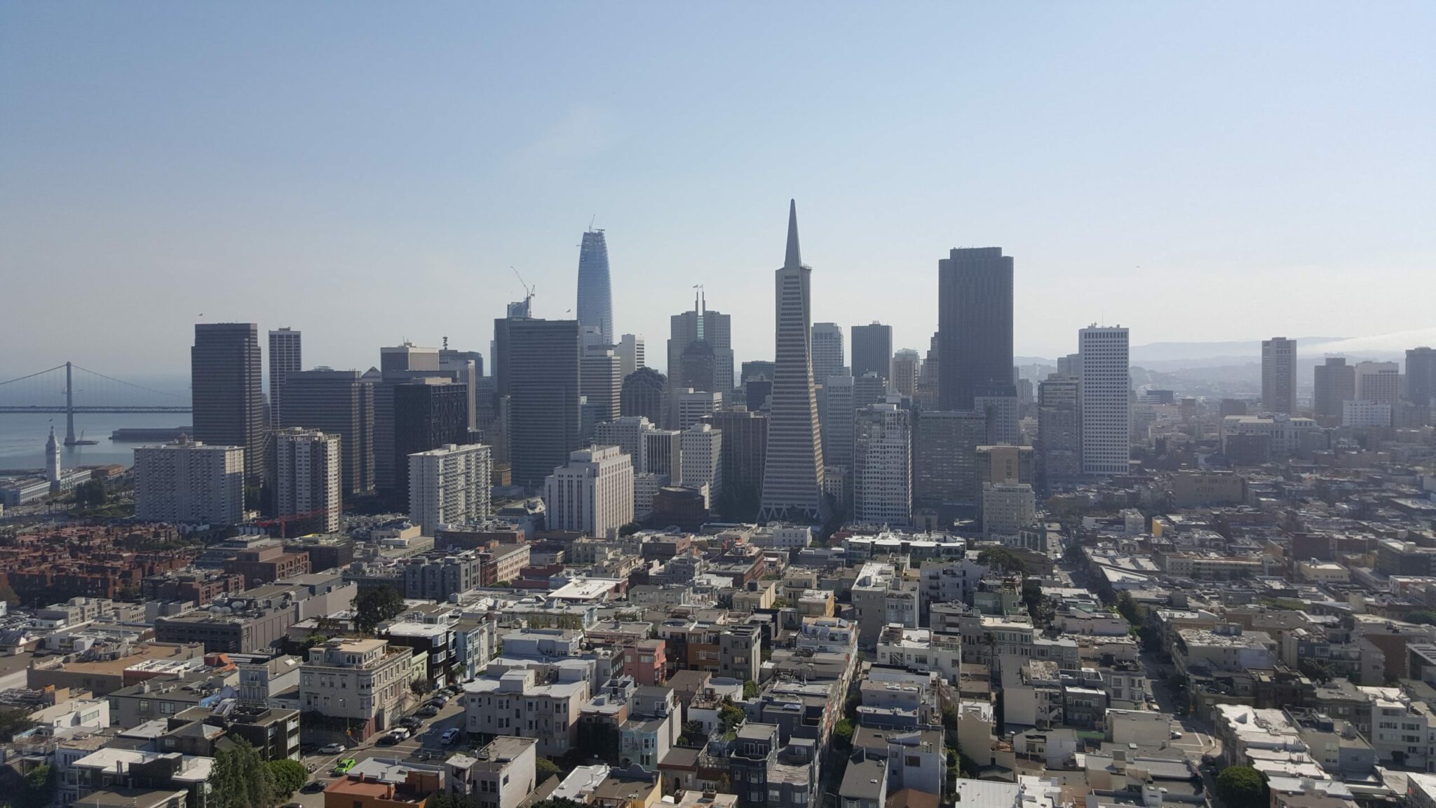Premier coup d'oeil: Salon Feuille d'érable Air Canada San Francisco ...