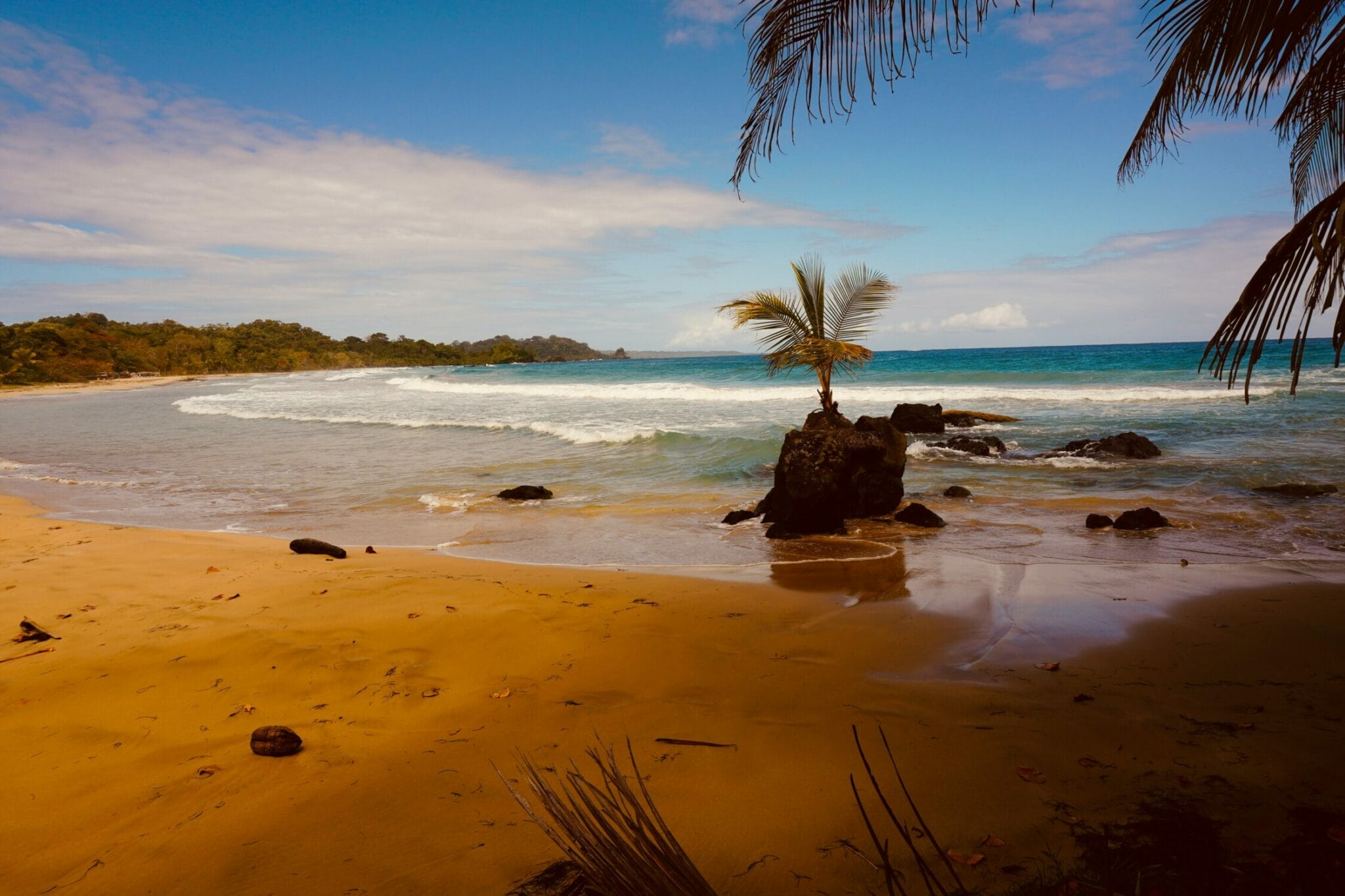 13 best islands in Panama - Flytrippers