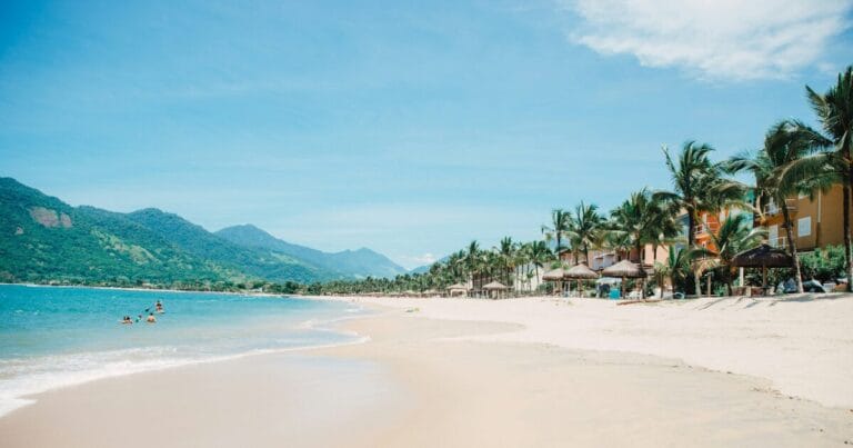 Airline points: The 7 currencies easily accessible to Canadian ...