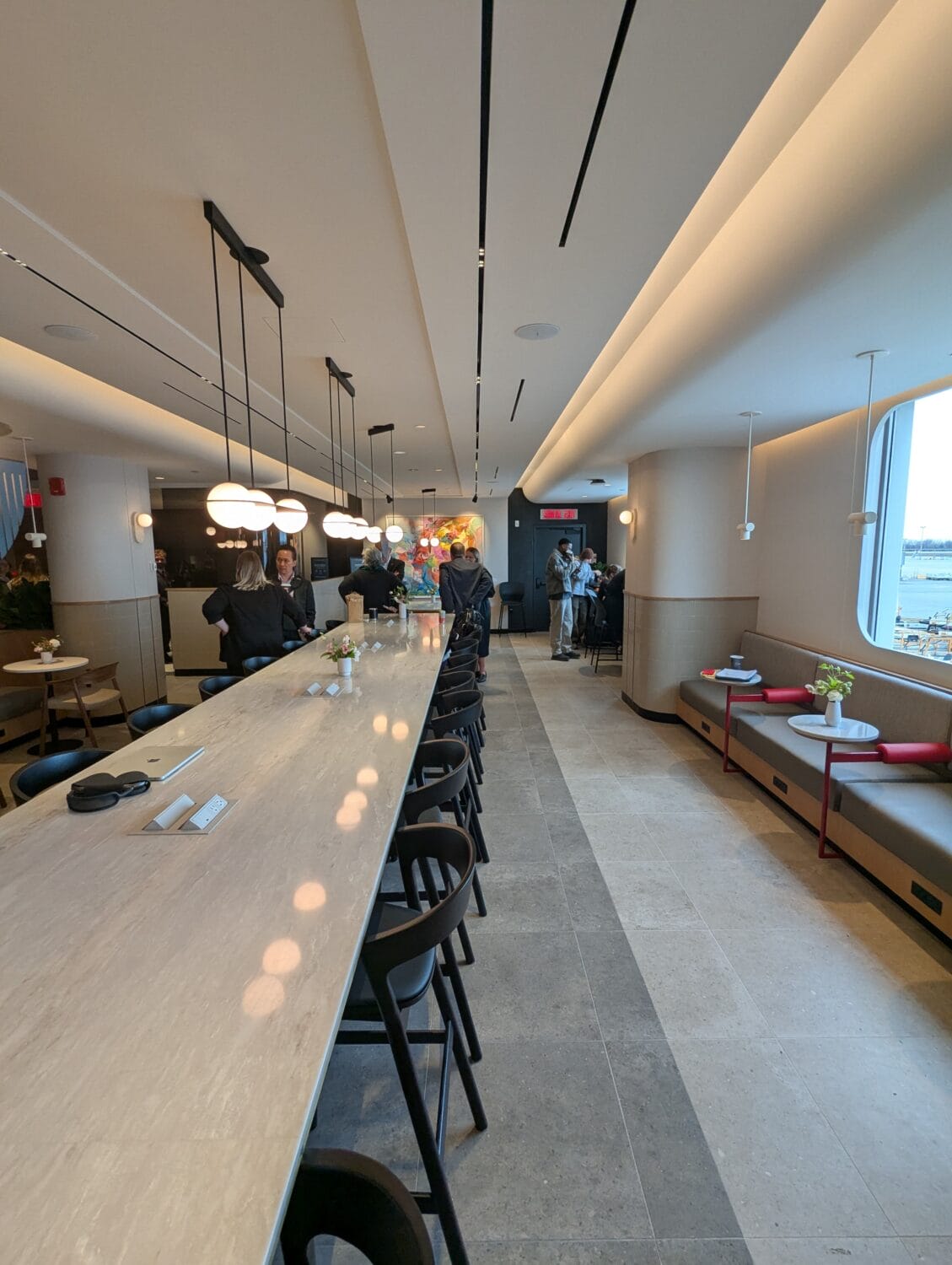 Air Canada Café Lounge Montreal (YUL): First look at the all-new lounge ...