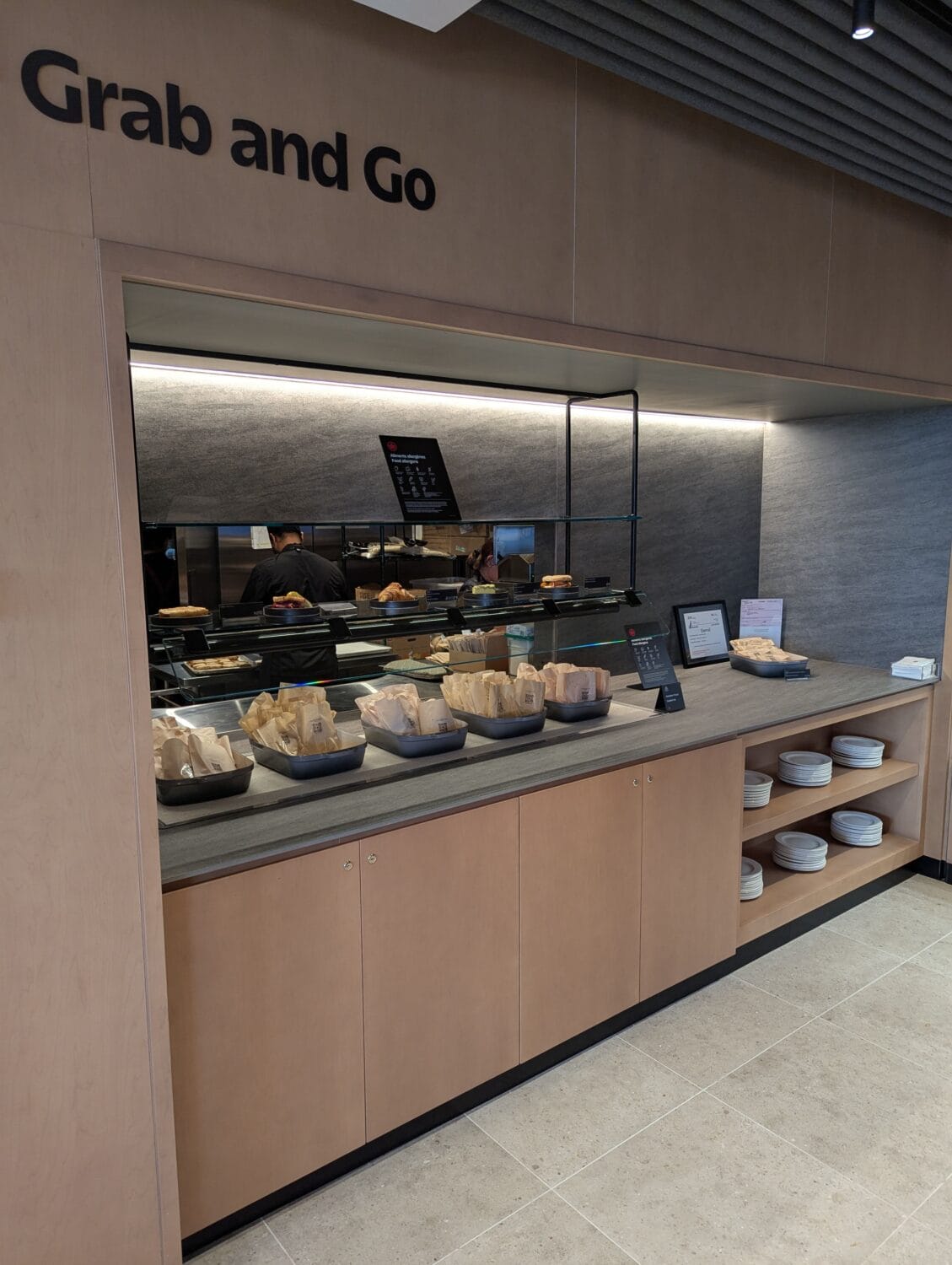 Salon Café Air Canada Montréal (YUL): Premier coup d'oeil sur le tout ...