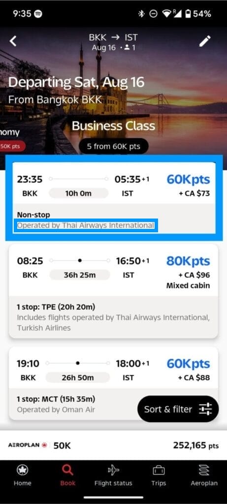 How to manage your plane ticket reservation: info to fill in, seat ...