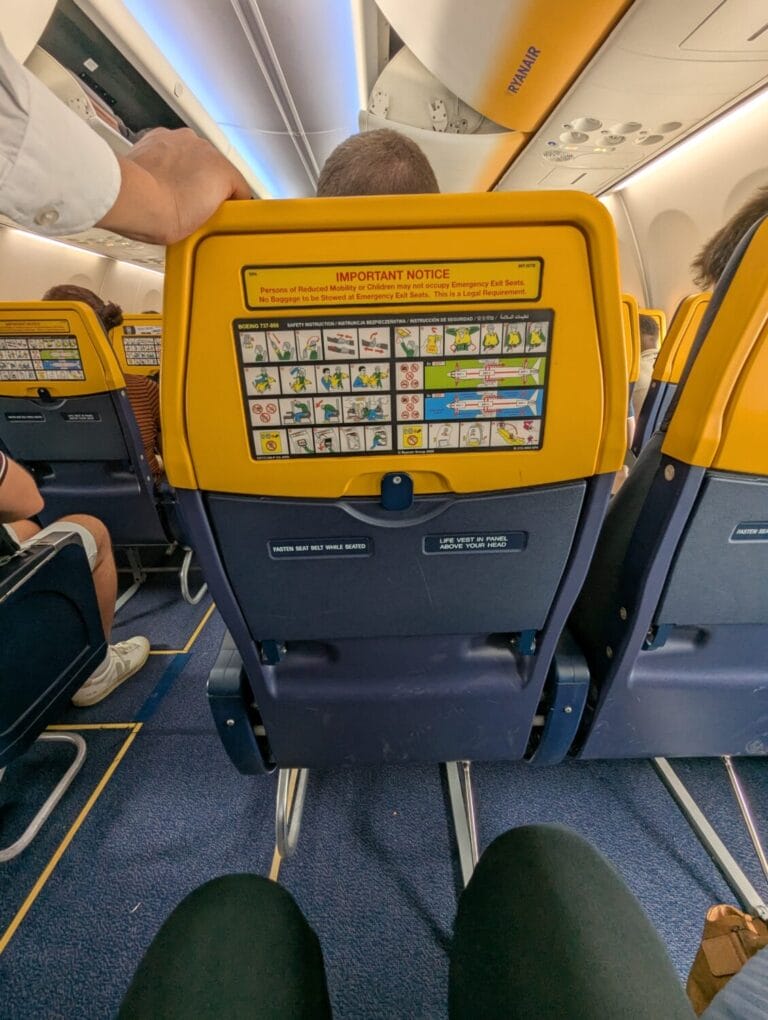 Ryanair: Tip to get a seat with extra legroom for free - Flytrippers