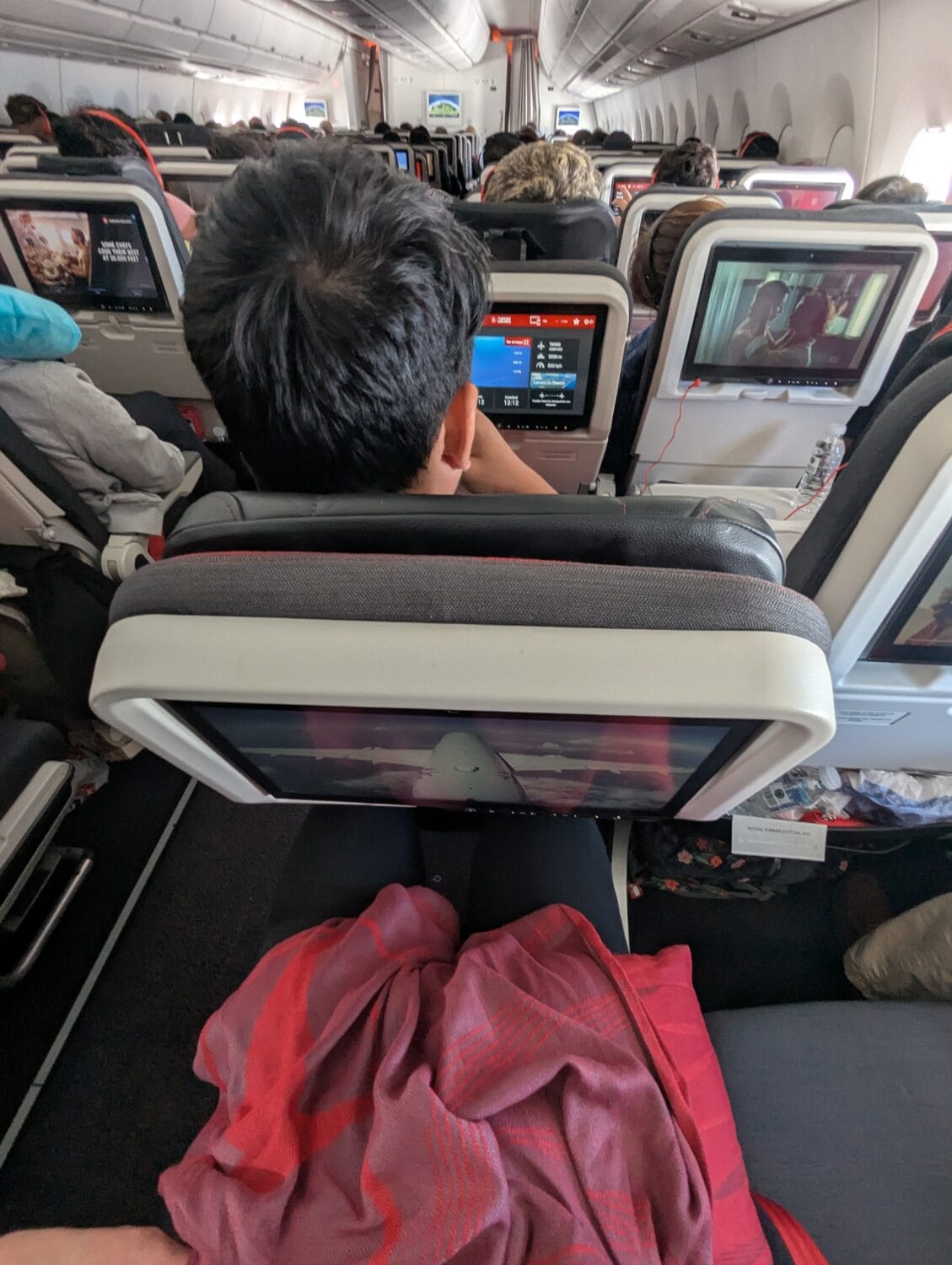 Viral video showing the legroom on WestJet’s newly reconfigured planes ...